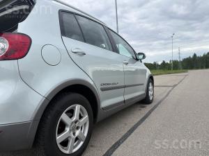 Grey Volkswagen Golf Plus 2009 in Ogre, with an engine capacity of 2.00 L and mileage of 280 thousand km for 5500 €, photo 21 on AUTOMOTO.COM.LV