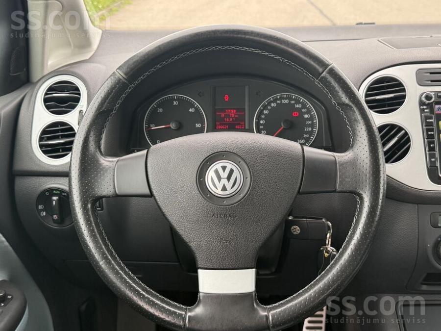 Grey Volkswagen Golf Plus 2009 in Ogre, with an engine capacity of 2.00 L and mileage of 280 thousand km for 5500 €, photo 26 on AUTOMOTO.COM.LV