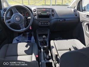 Grey Volkswagen Golf Plus 2009 in Prienai, with an engine capacity of 2.00 L and mileage of 289 thousand km for 3150 €, photo 5 on AUTOMOTO.COM.LV