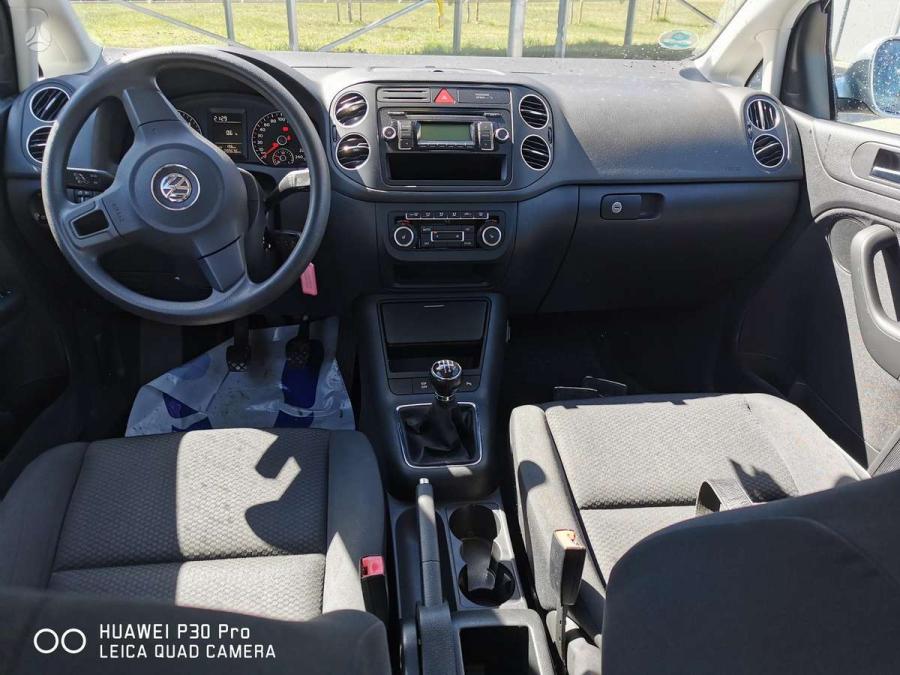 Grey Volkswagen Golf Plus 2009 in Prienai, with an engine capacity of 2.00 L and mileage of 289 thousand km for 3150 €, photo 5 on AUTOMOTO.COM.LV
