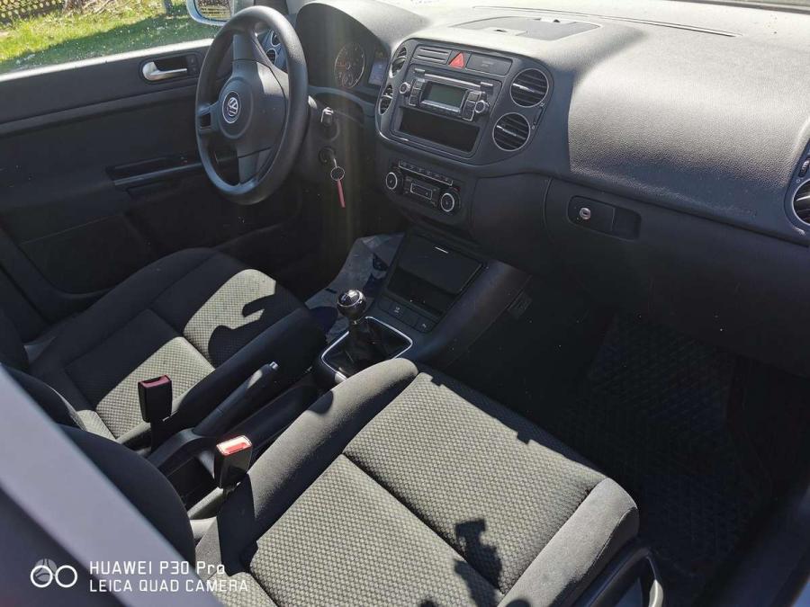 Grey Volkswagen Golf Plus 2009 in Prienai, with an engine capacity of 2.00 L and mileage of 289 thousand km for 3150 €, photo 6 on AUTOMOTO.COM.LV
