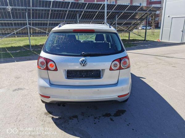 Grey Volkswagen Golf Plus 2009 in Prienai, with an engine capacity of 2.00 L and mileage of 289 thousand km for 3150 €, photo 6 on AUTOMOTO.COM.LV