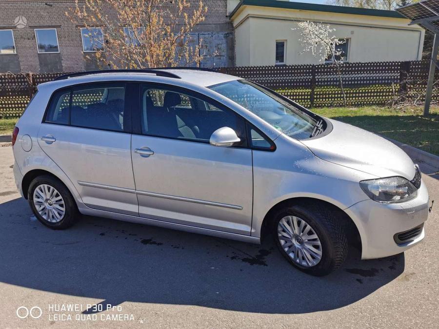 Grey Volkswagen Golf Plus 2009 in Prienai, with an engine capacity of 2.00 L and mileage of 289 thousand km for 3150 €, photo 11 on AUTOMOTO.COM.LV