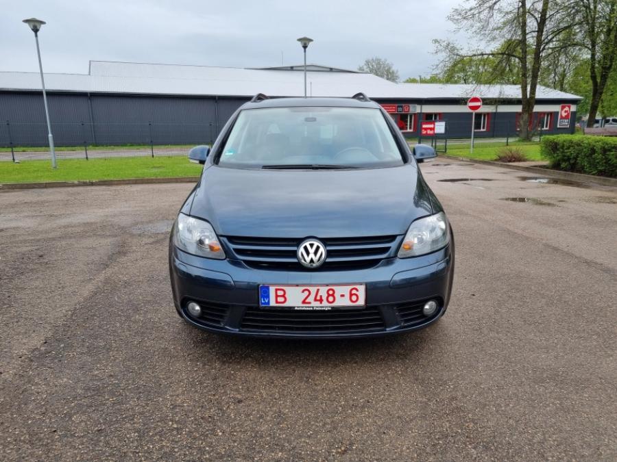 Grey Volkswagen Golf Plus 2009 in Riga, with an engine capacity of 1.40 L and mileage of 114 thousand km for 4770 €, photo 3 on AUTOMOTO.COM.LV
