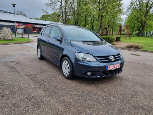 Grey Volkswagen Golf Plus 2009 in Riga, with an engine capacity of 1.40 L and mileage of 114 thousand km for 4770 €, photo 3 on AUTOMOTO.COM.LV