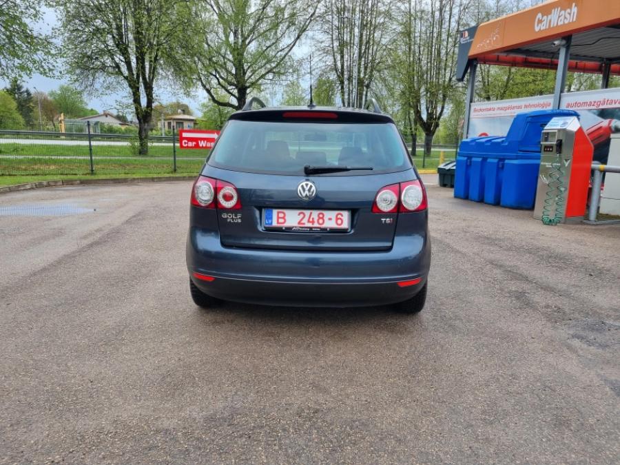 Grey Volkswagen Golf Plus 2009 in Riga, with an engine capacity of 1.40 L and mileage of 114 thousand km for 4770 €, photo 6 on AUTOMOTO.COM.LV