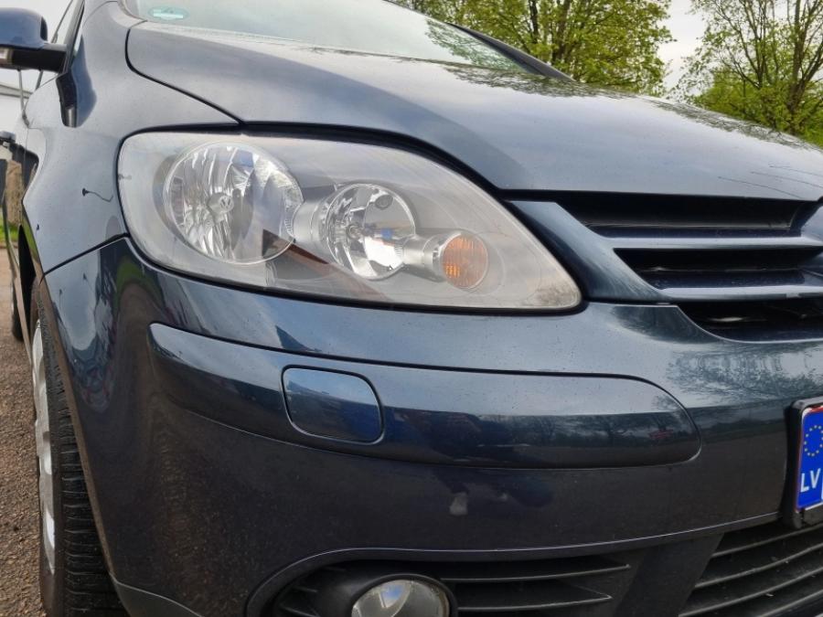 Grey Volkswagen Golf Plus 2009 in Riga, with an engine capacity of 1.40 L and mileage of 114 thousand km for 4770 €, photo 11 on AUTOMOTO.COM.LV