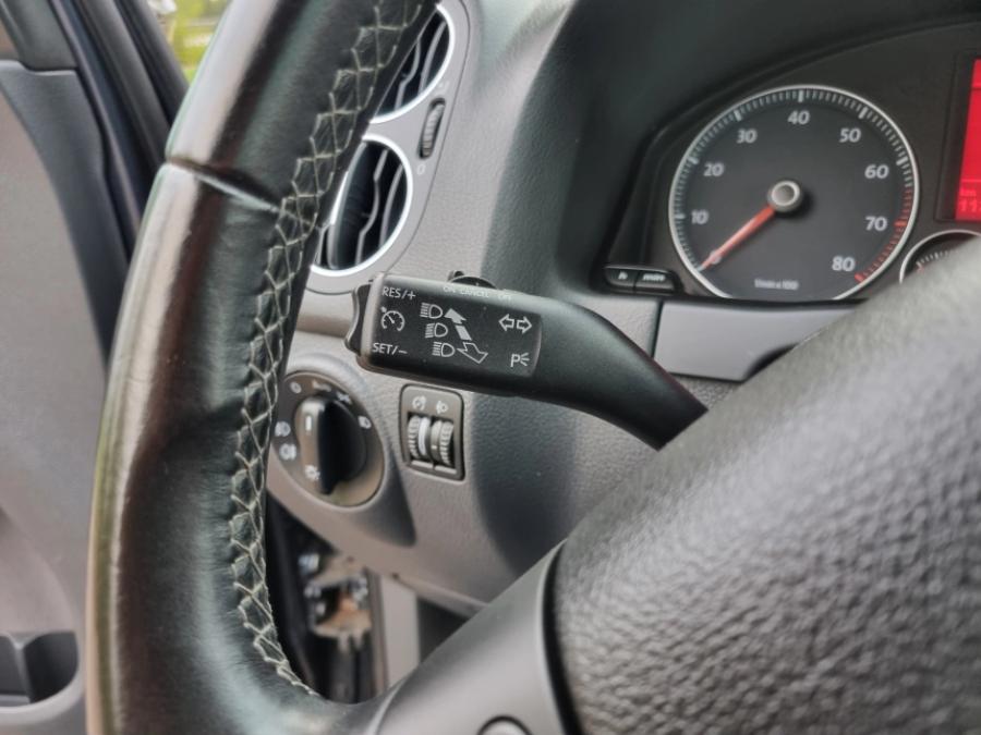Grey Volkswagen Golf Plus 2009 in Riga, with an engine capacity of 1.40 L and mileage of 114 thousand km for 4770 €, photo 17 on AUTOMOTO.COM.LV