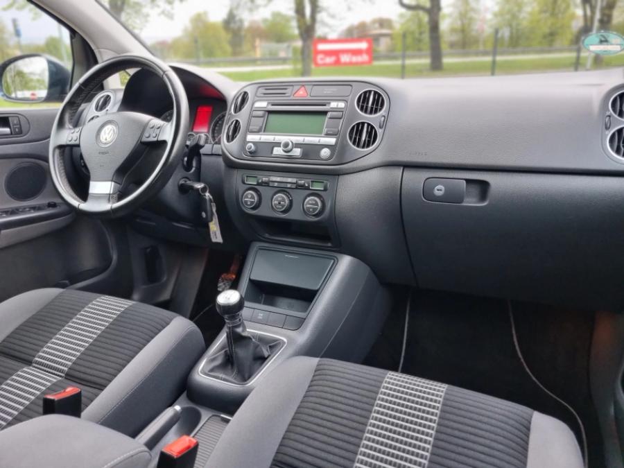 Grey Volkswagen Golf Plus 2009 in Riga, with an engine capacity of 1.40 L and mileage of 114 thousand km for 4770 €, photo 23 on AUTOMOTO.COM.LV