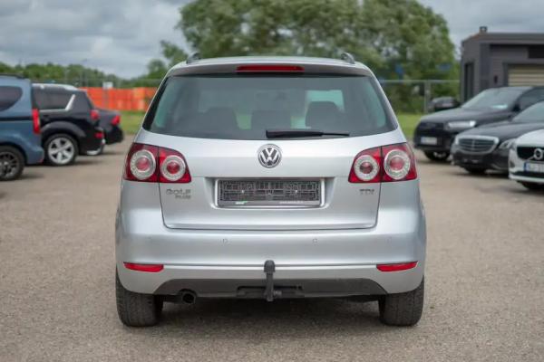 Pelēks Volkswagen Golf Plus 2009 Liepāja, ar dzinēja tilpumu 1.60 L un nobraukumu 205 tūkst. km par 6850 €, foto 3 vietnē AUTOMOTO.COM.LV