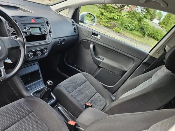 Grey Volkswagen Golf Plus 2009 in Jekabpils, with an engine capacity of 1.40 L and mileage of 212 thousand km for 3790 €, photo 8 on AUTOMOTO.COM.LV