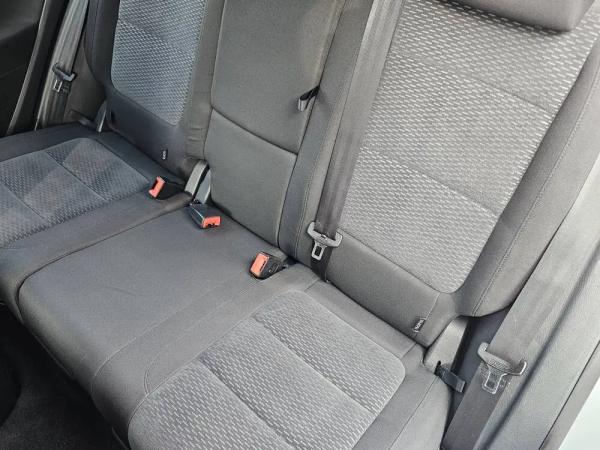 Grey Volkswagen Golf Plus 2009 in Jekabpils, with an engine capacity of 1.40 L and mileage of 212 thousand km for 3790 €, photo 9 on AUTOMOTO.COM.LV