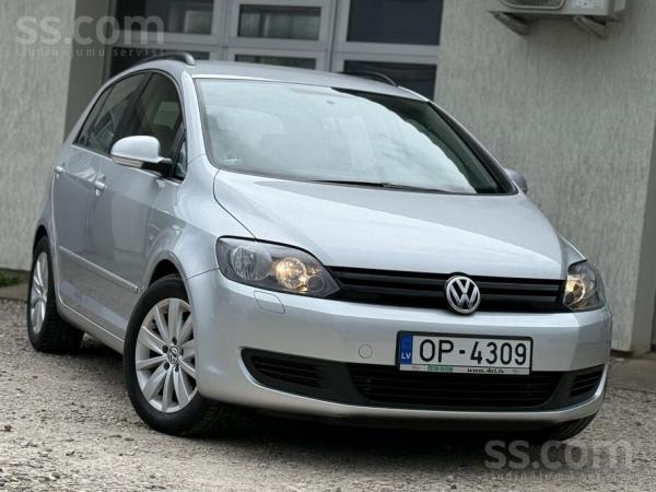 Grey Volkswagen Golf Plus 2009 in Tukums, with an engine capacity of 2.00 L and mileage of 265 thousand km for 4999 €, photo 1 on AUTOMOTO.COM.LV