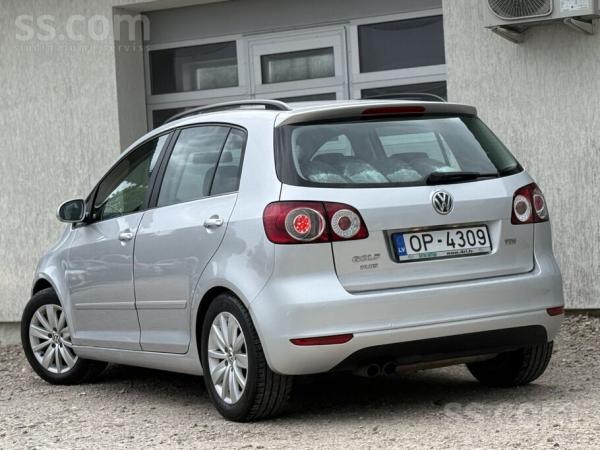 Grey Volkswagen Golf Plus 2009 in Tukums, with an engine capacity of 2.00 L and mileage of 265 thousand km for 4999 €, photo 3 on AUTOMOTO.COM.LV