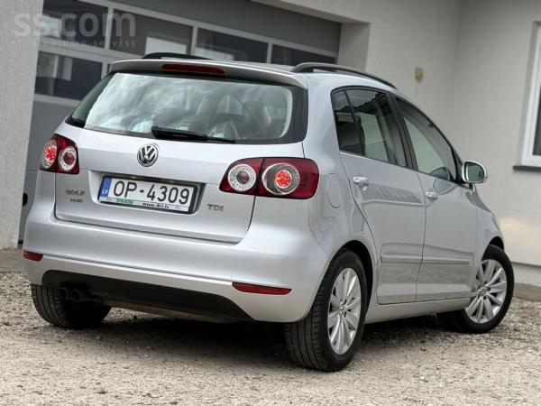 Grey Volkswagen Golf Plus 2009 in Tukums, with an engine capacity of 2.00 L and mileage of 265 thousand km for 4999 €, photo 4 on AUTOMOTO.COM.LV