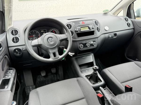 Grey Volkswagen Golf Plus 2009 in Tukums, with an engine capacity of 2.00 L and mileage of 265 thousand km for 4999 €, photo 6 on AUTOMOTO.COM.LV