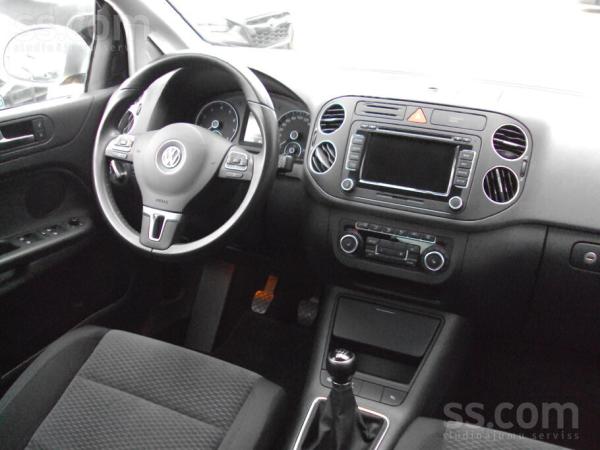 Grey Volkswagen Golf Plus 2010 in Riga, with an engine capacity of 1.40 L and mileage of 105 thousand km for 5400 €, photo 4 on AUTOMOTO.COM.LV