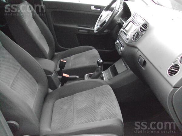 Grey Volkswagen Golf Plus 2010 in Riga, with an engine capacity of 1.40 L and mileage of 105 thousand km for 5400 €, photo 5 on AUTOMOTO.COM.LV