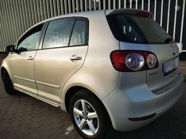 Grey Volkswagen Golf Plus 2010 in Vilnius, with an engine capacity of 1.20 L and mileage of 161 thousand km for 4600 €, photo 1 on AUTOMOTO.COM.LV