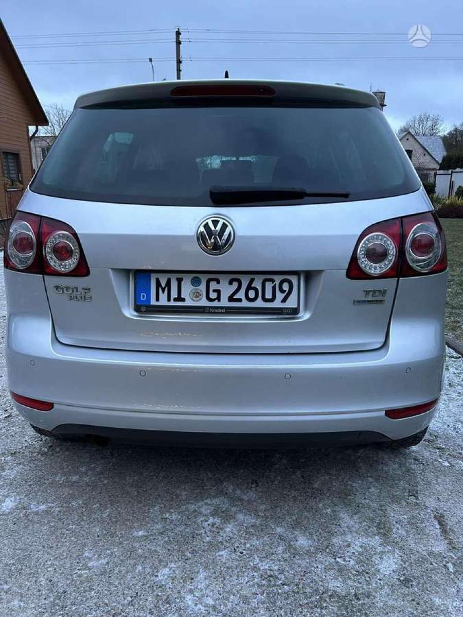 Grey Volkswagen Golf Plus 2010 in Marijampole, with an engine capacity of 1.60 L and mileage of 198 thousand km for 3450 €, photo 2 on AUTOMOTO.COM.LV
