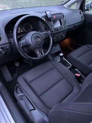 Grey Volkswagen Golf Plus 2010 in Marijampole, with an engine capacity of 1.60 L and mileage of 198 thousand km for 3450 €, photo 8 on AUTOMOTO.COM.LV