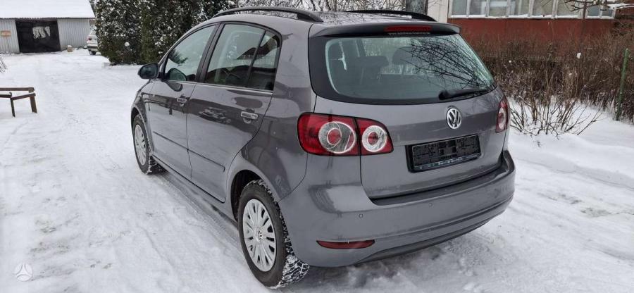Grey Volkswagen Golf Plus 2010 in Rokiskis, with an engine capacity of 1.39 L and mileage of 77 thousand km for 3650 €, photo 6 on AUTOMOTO.COM.LV