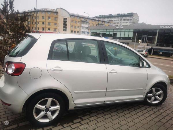 Grey Volkswagen Golf Plus 2010 in Vilnius, with an engine capacity of 1.20 L and mileage of 161 thousand km for 4550 €, photo 5 on AUTOMOTO.COM.LV