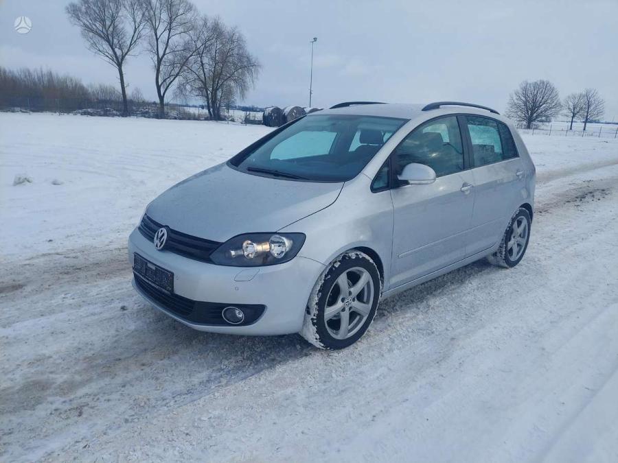 Pelēks Volkswagen Golf Plus 2010 Marijampole, ar dzinēja tilpumu 1.40 L un nobraukumu 192 tūkst. km par 3399 €, foto 3 vietnē AUTOMOTO.COM.LV