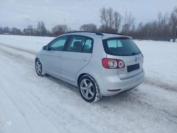 Grey Volkswagen Golf Plus 2010 in Marijampole, with an engine capacity of 1.40 L and mileage of 192 thousand km for 3399 €, photo 4 on AUTOMOTO.COM.LV