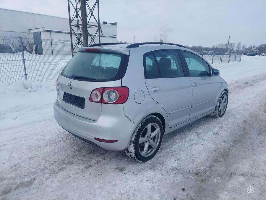Pelēks Volkswagen Golf Plus 2010 Marijampole, ar dzinēja tilpumu 1.40 L un nobraukumu 192 tūkst. km par 3399 €, foto 6 vietnē AUTOMOTO.COM.LV