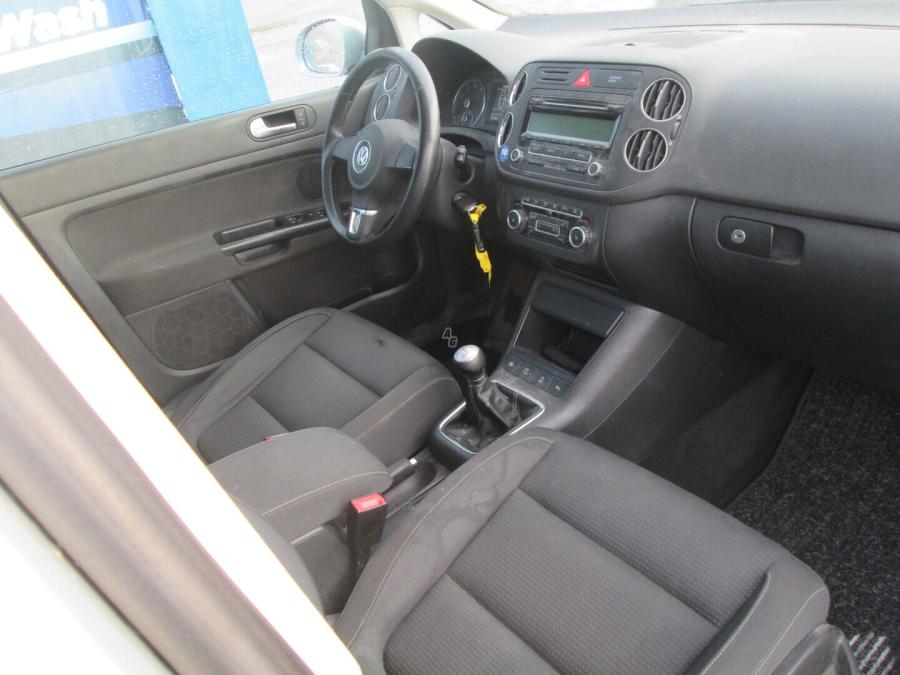 Grey Volkswagen Golf Plus 2010 in Kelme, with an engine capacity of 1.20 L and mileage of 247 thousand km for 3450 €, photo 9 on AUTOMOTO.COM.LV