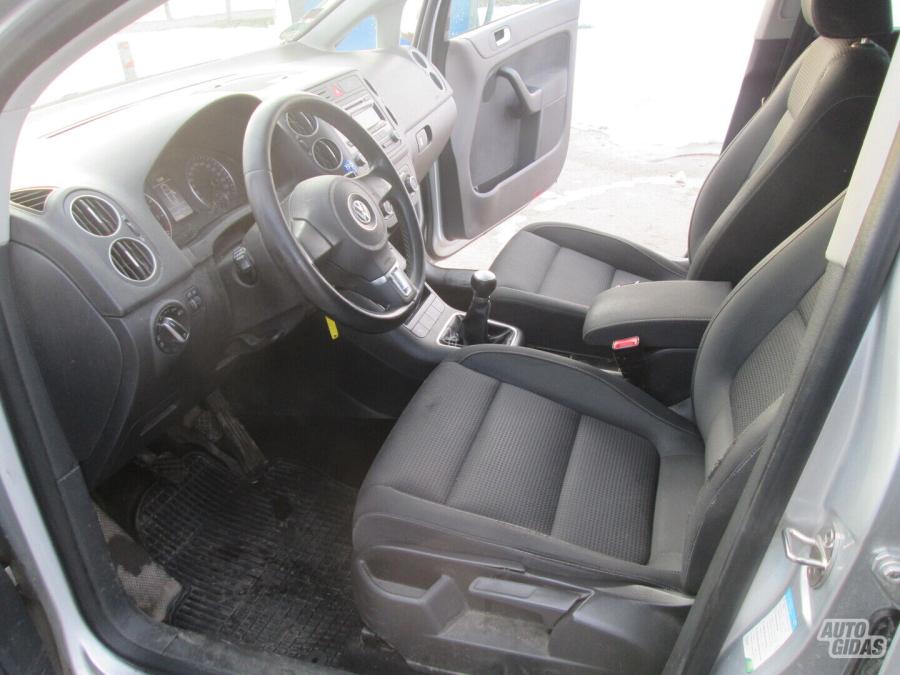 Grey Volkswagen Golf Plus 2010 in Kelme, with an engine capacity of 1.20 L and mileage of 247 thousand km for 3450 €, photo 10 on AUTOMOTO.COM.LV