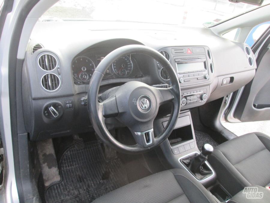 Grey Volkswagen Golf Plus 2010 in Kelme, with an engine capacity of 1.20 L and mileage of 247 thousand km for 3450 €, photo 11 on AUTOMOTO.COM.LV