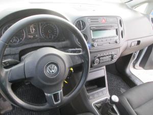 Grey Volkswagen Golf Plus 2010 in Kelme, with an engine capacity of 1.20 L and mileage of 247 thousand km for 3450 €, photo 12 on AUTOMOTO.COM.LV