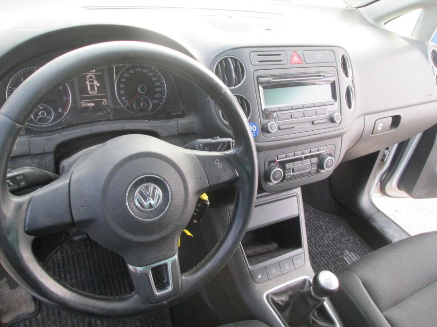 Grey Volkswagen Golf Plus 2010 in Kelme, with an engine capacity of 1.20 L and mileage of 247 thousand km for 3450 €, photo 12 on AUTOMOTO.COM.LV