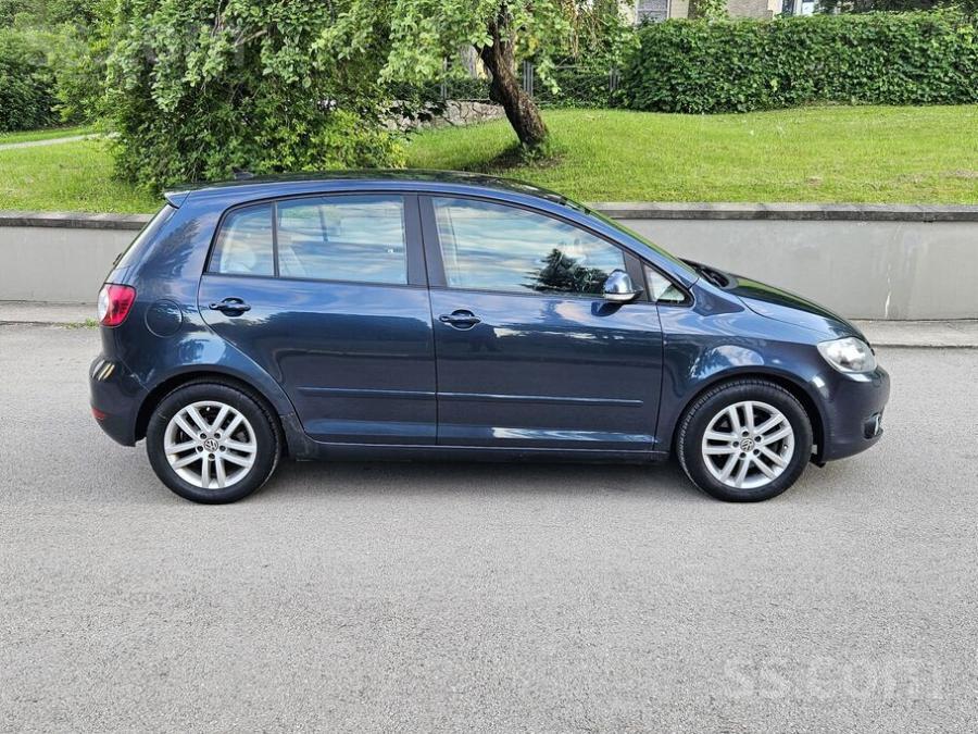 Pelēks Volkswagen Golf Plus 2010 Jēkabpils, ar dzinēja tilpumu 2.00 L un nobraukumu 293 tūkst. km par 1890 €, foto 5 vietnē AUTOMOTO.COM.LV