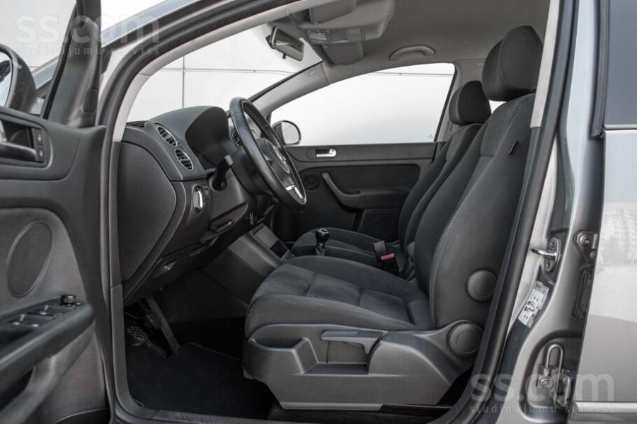 Pelēks Volkswagen Golf Plus 2010 Rīga, ar dzinēja tilpumu 1.60 L un nobraukumu 264 tūkst. km par 3990 €, foto 9 vietnē AUTOMOTO.COM.LV