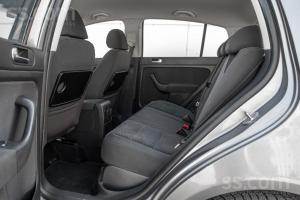 Pelēks Volkswagen Golf Plus 2010 Rīga, ar dzinēja tilpumu 1.60 L un nobraukumu 264 tūkst. km par 3990 €, foto 11 vietnē AUTOMOTO.COM.LV