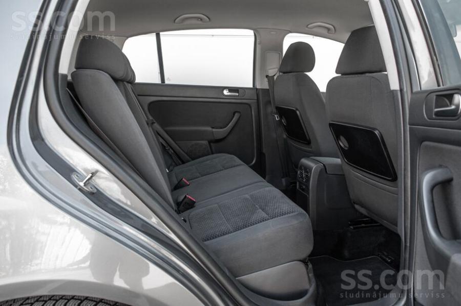 Pelēks Volkswagen Golf Plus 2010 Rīga, ar dzinēja tilpumu 1.60 L un nobraukumu 264 tūkst. km par 3990 €, foto 13 vietnē AUTOMOTO.COM.LV