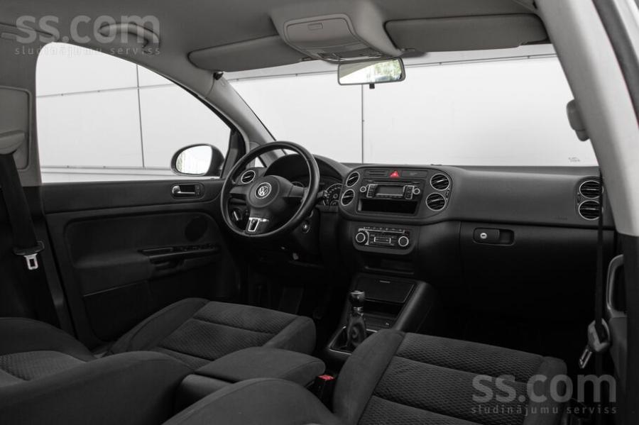 Pelēks Volkswagen Golf Plus 2010 Rīga, ar dzinēja tilpumu 1.60 L un nobraukumu 264 tūkst. km par 3990 €, foto 15 vietnē AUTOMOTO.COM.LV