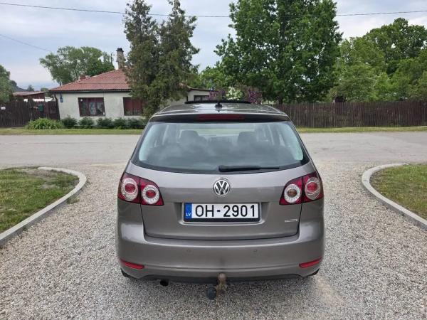 Pelēks Volkswagen Golf Plus 2010 Ventspils, ar dzinēja tilpumu 1.60 L un nobraukumu 380 tūkst. km par 4500 €, foto 7 vietnē AUTOMOTO.COM.LV