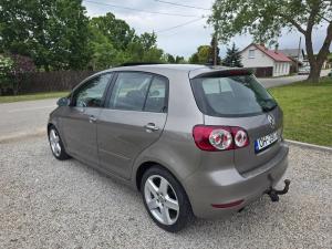 Pelēks Volkswagen Golf Plus 2010 Ventspils, ar dzinēja tilpumu 1.60 L un nobraukumu 380 tūkst. km par 4500 €, foto 9 vietnē AUTOMOTO.COM.LV