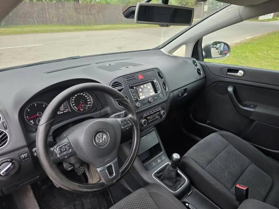Pelēks Volkswagen Golf Plus 2010 Ventspils, ar dzinēja tilpumu 1.60 L un nobraukumu 380 tūkst. km par 4500 €, foto 11 vietnē AUTOMOTO.COM.LV