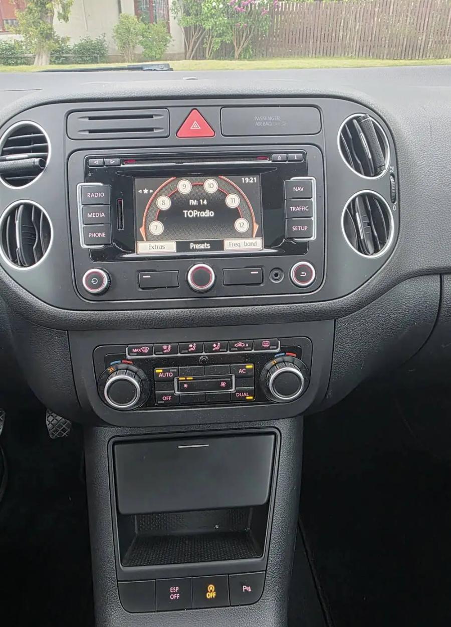 Pelēks Volkswagen Golf Plus 2010 Ventspils, ar dzinēja tilpumu 1.60 L un nobraukumu 380 tūkst. km par 4500 €, foto 13 vietnē AUTOMOTO.COM.LV