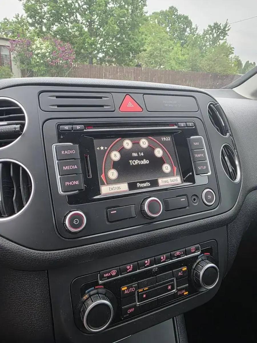 Pelēks Volkswagen Golf Plus 2010 Ventspils, ar dzinēja tilpumu 1.60 L un nobraukumu 380 tūkst. km par 4500 €, foto 14 vietnē AUTOMOTO.COM.LV