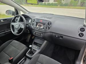 Pelēks Volkswagen Golf Plus 2010 Ventspils, ar dzinēja tilpumu 1.60 L un nobraukumu 380 tūkst. km par 4500 €, foto 17 vietnē AUTOMOTO.COM.LV