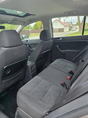 Pelēks Volkswagen Golf Plus 2010 Ventspils, ar dzinēja tilpumu 1.60 L un nobraukumu 380 tūkst. km par 4500 €, foto 18 vietnē AUTOMOTO.COM.LV