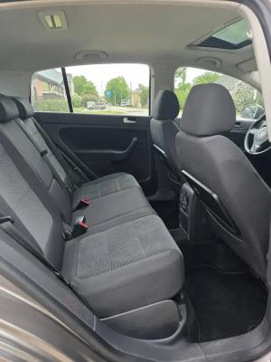 Pelēks Volkswagen Golf Plus 2010 Ventspils, ar dzinēja tilpumu 1.60 L un nobraukumu 380 tūkst. km par 4500 €, foto 19 vietnē AUTOMOTO.COM.LV