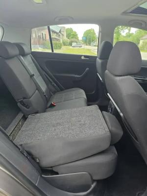 Pelēks Volkswagen Golf Plus 2010 Ventspils, ar dzinēja tilpumu 1.60 L un nobraukumu 380 tūkst. km par 4500 €, foto 20 vietnē AUTOMOTO.COM.LV