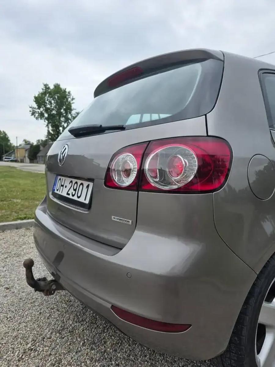 Pelēks Volkswagen Golf Plus 2010 Ventspils, ar dzinēja tilpumu 1.60 L un nobraukumu 380 tūkst. km par 4500 €, foto 23 vietnē AUTOMOTO.COM.LV